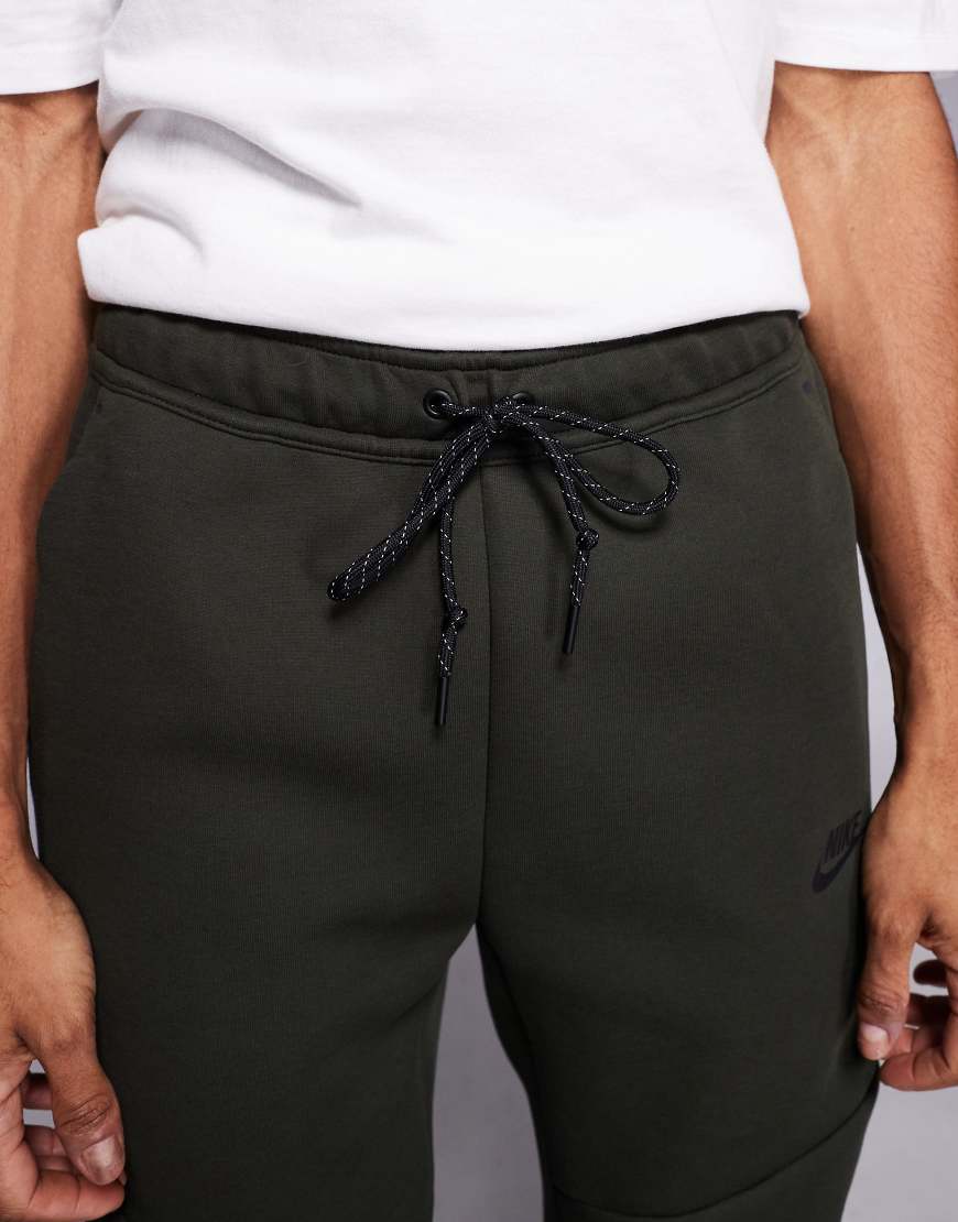 Nike Tech Fleece reflective joggers in dark green-Grey - GLAMI.hu