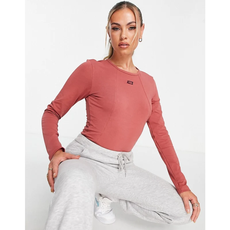 Nike Icon Clash badge logo body in canyon rust-Red - GLAMI.hu